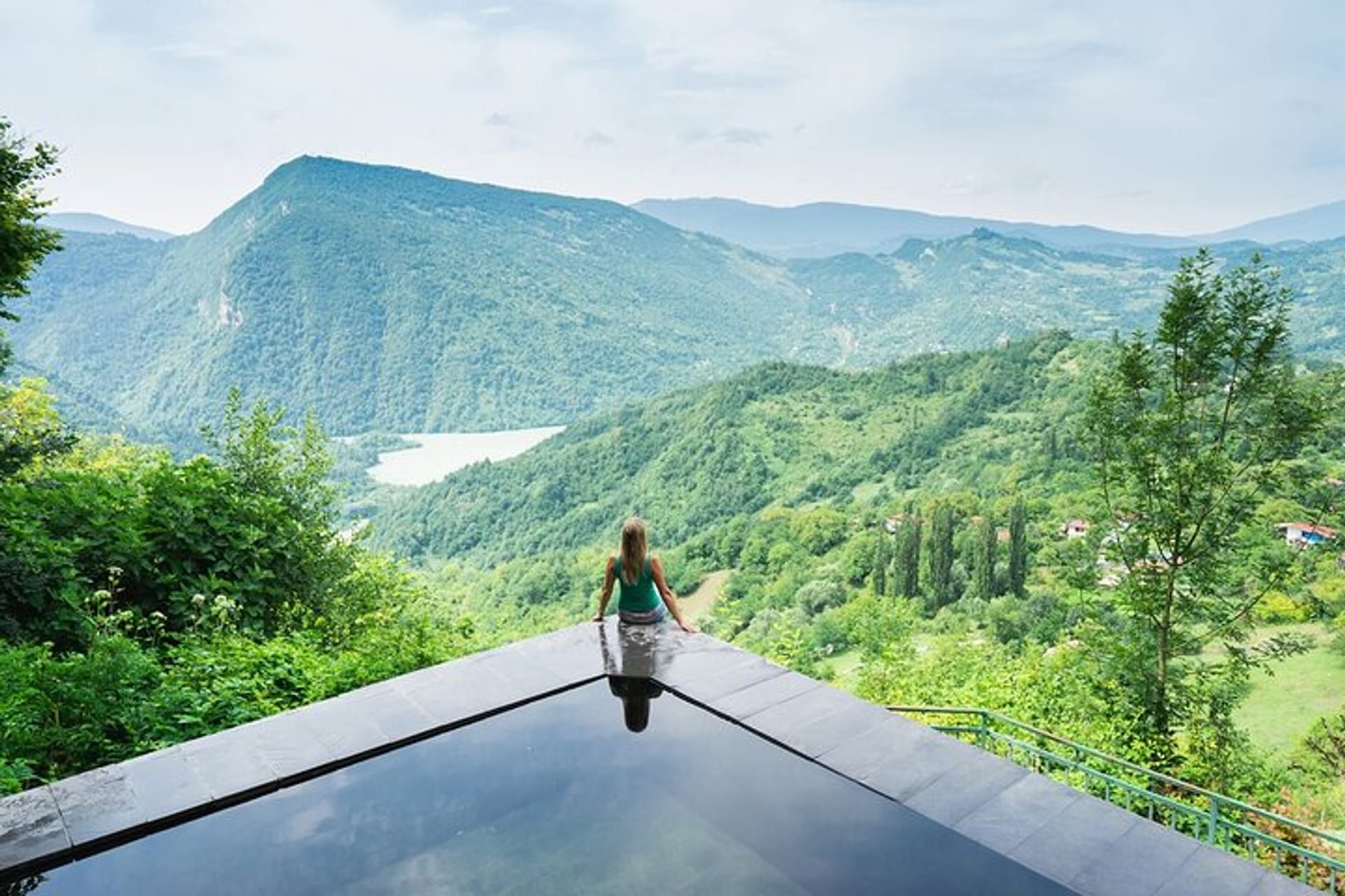 Gudauri to Kazbegi: Best Travel Guide & Taxi Options