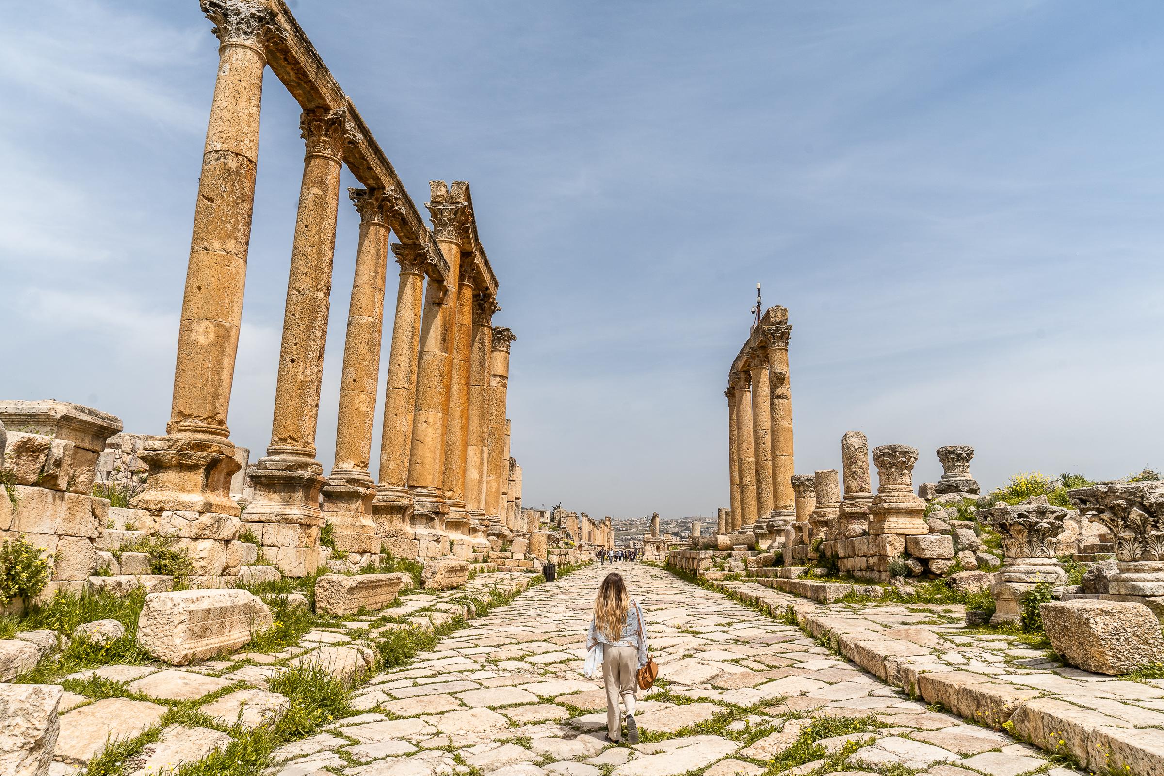Sheikh Hussein Bridge to Jerash: Top Attractions, Hotels